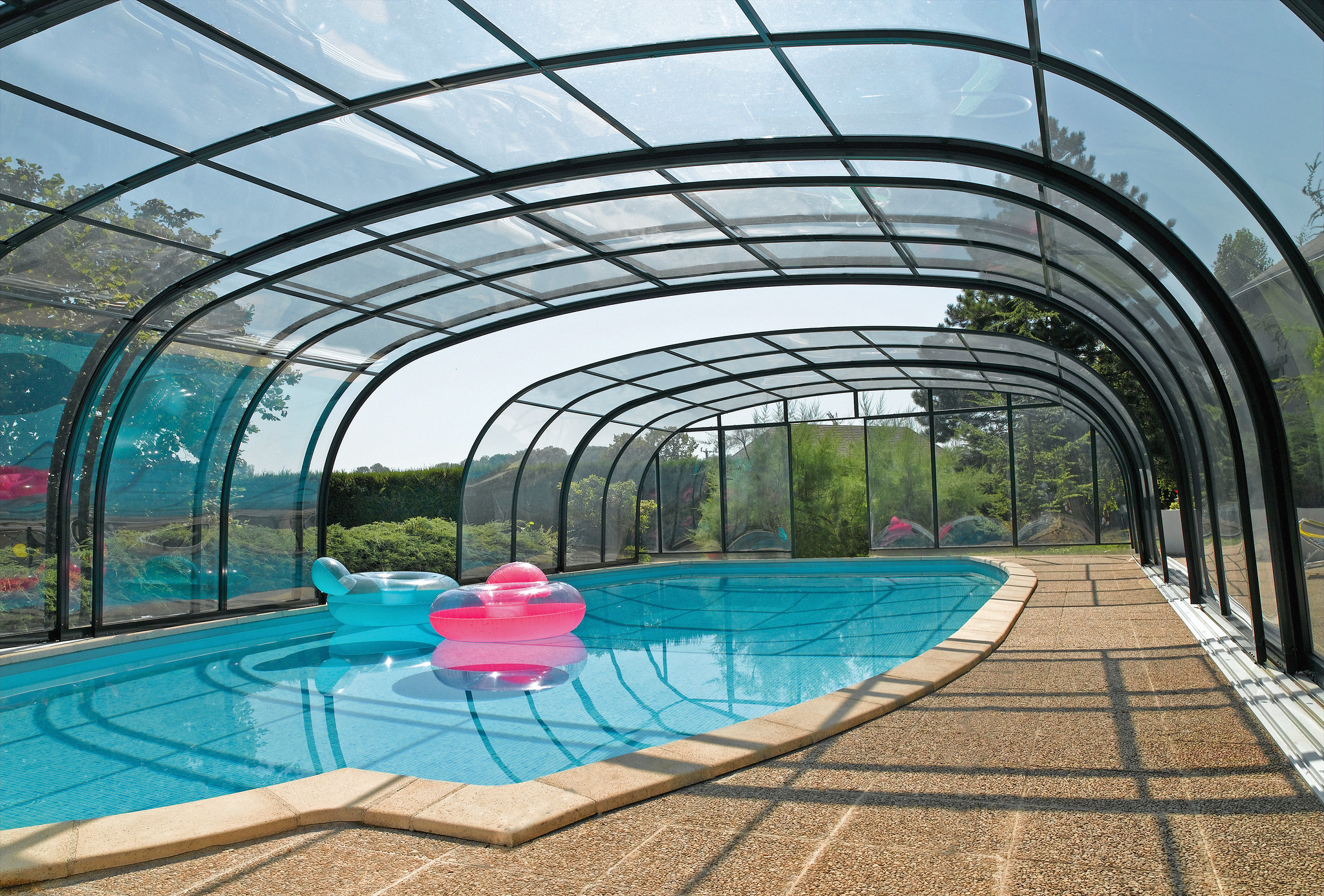 Pool Enclosure or Automatic Cover: What's Better? | Pool & Spa Enclosures