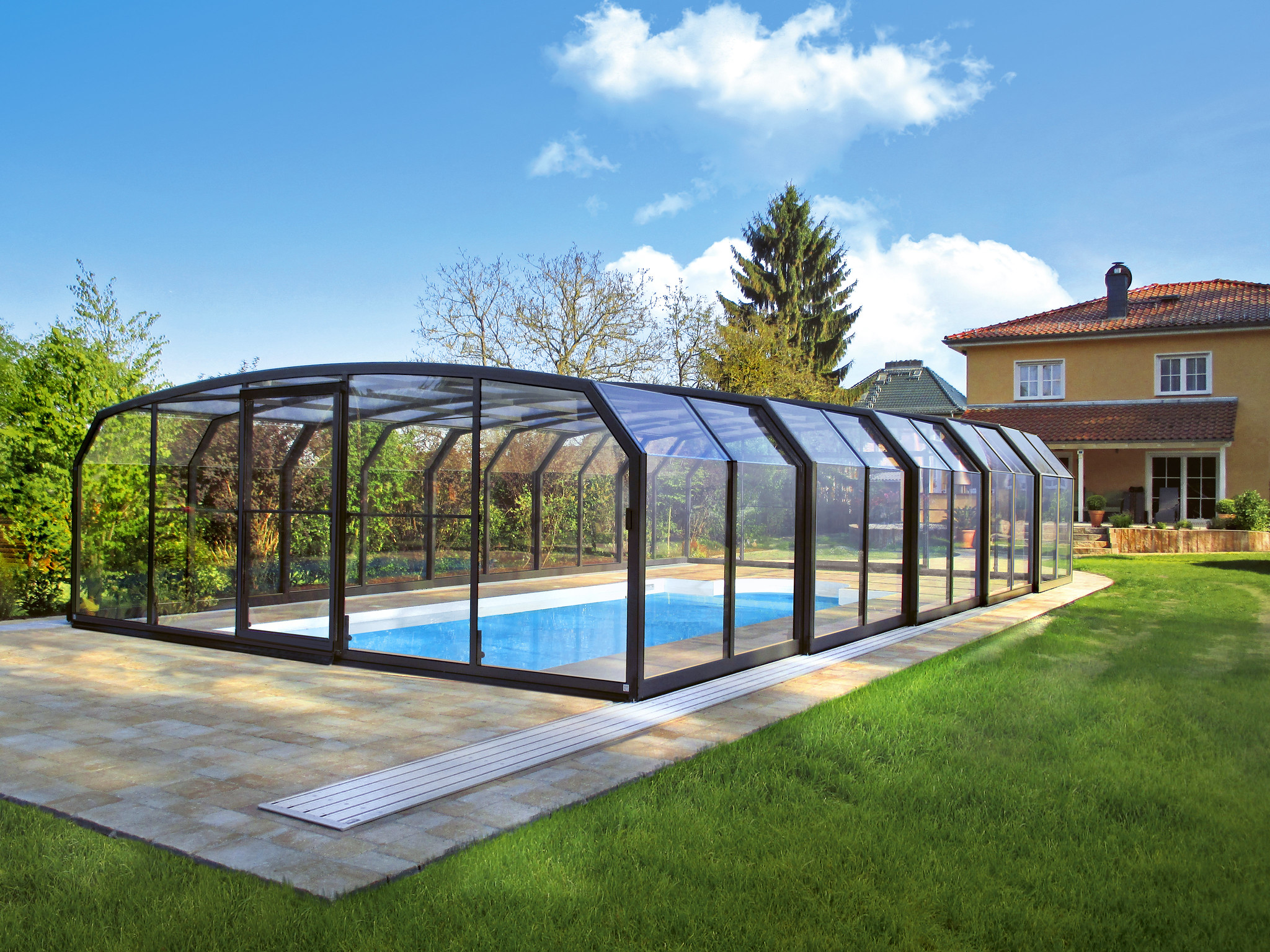 Pool enclosure OCEANIC High | Space without compromise | Pool & Spa Enclosures